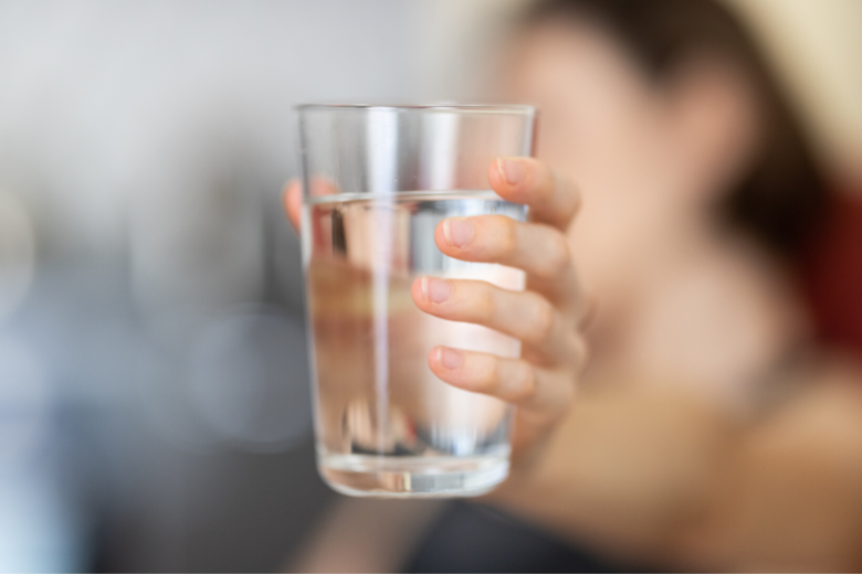 6 Tipps, wie Sie mehr Wasser trinken können